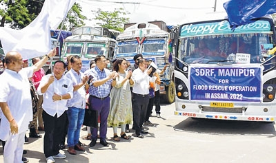 CM flags off SDRF, relief items to Assam - The Sangai Express - Largest ...